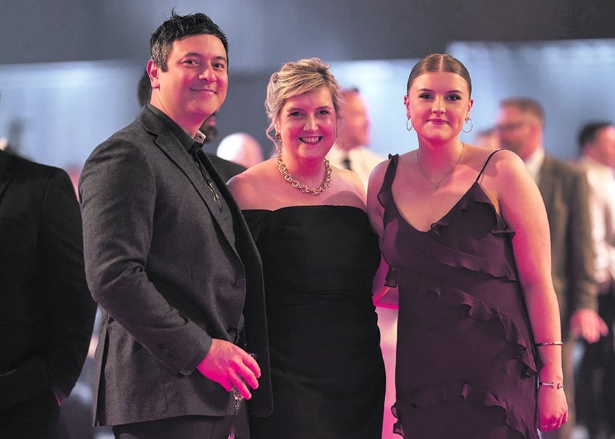 Tuhua Mutu, Mountain Bike Rotorua, Melanie & Meg Short - Business News